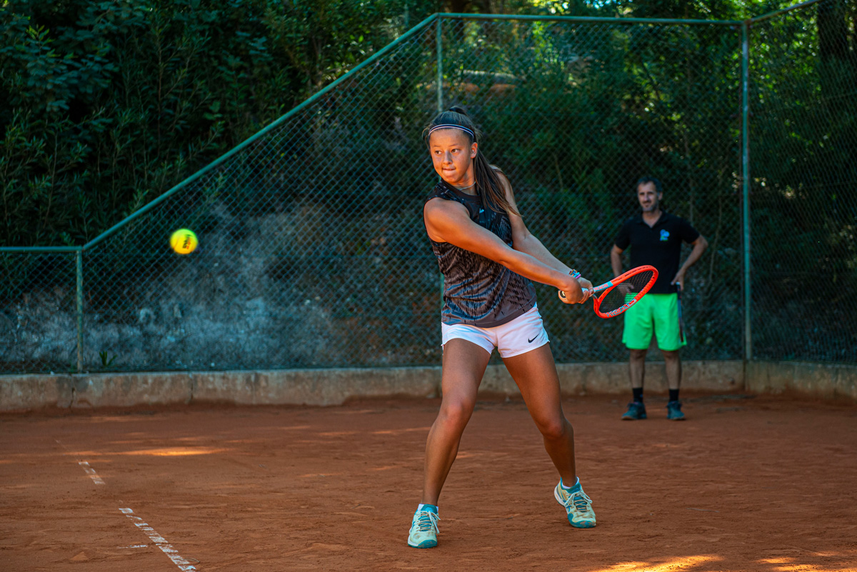 Anna Sutherland, a tenista promissora que escolheu Leiria para evoluir ...
